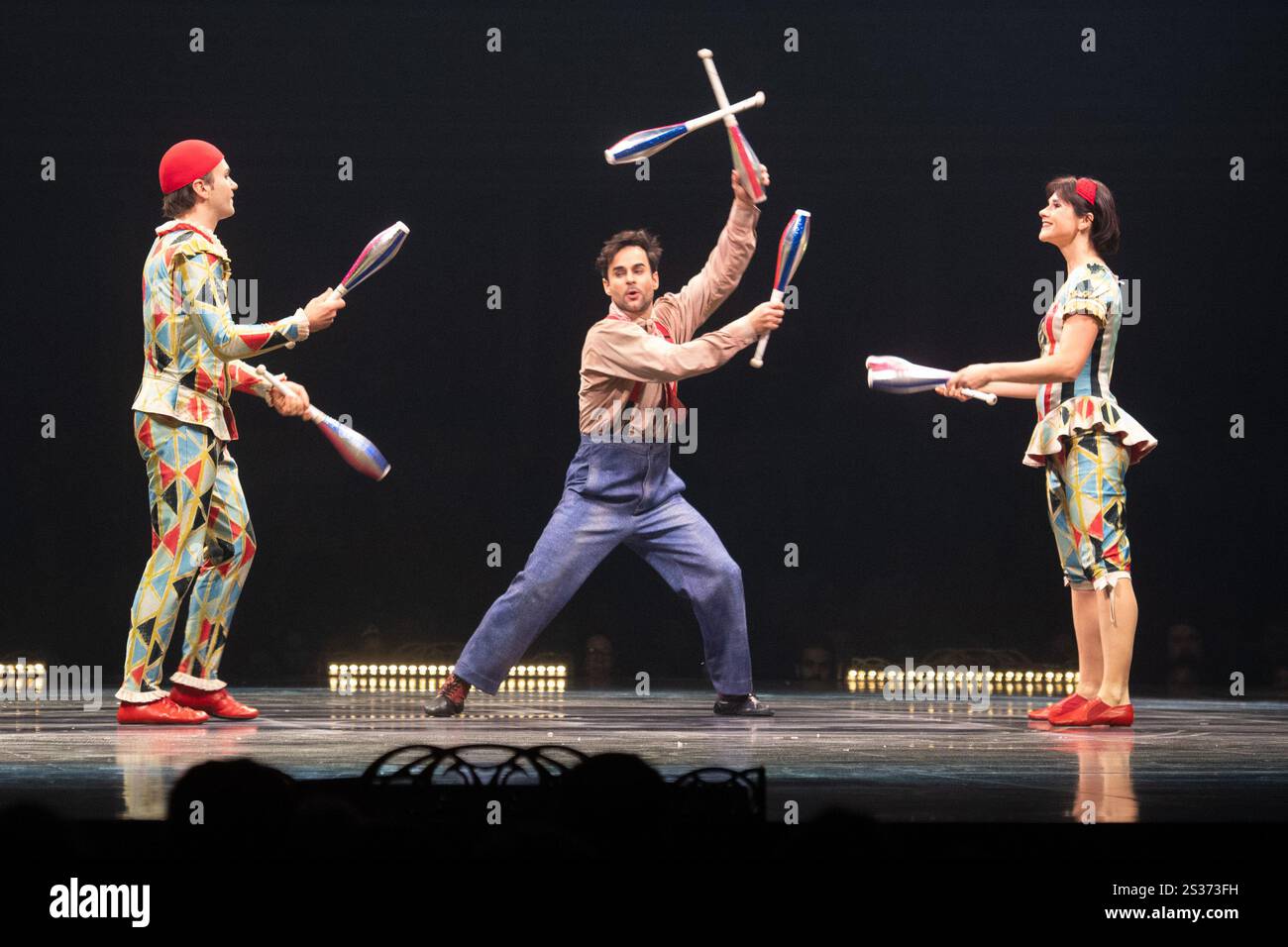 London, UK. 08 Jan, 2025. Pictured: Jugglers Johan Juslin, Svetlana ...