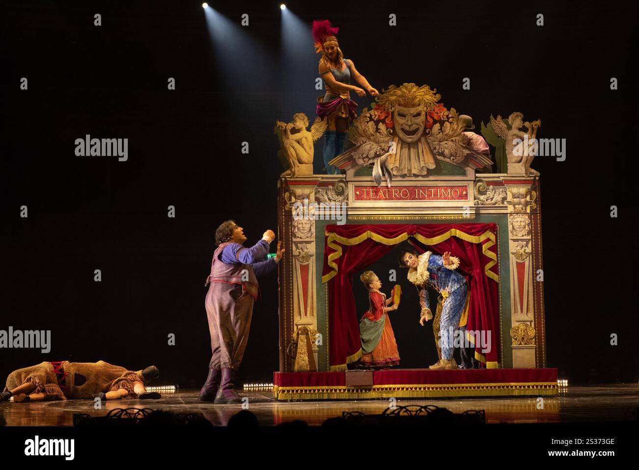 London, UK. 08 Jan, 2025. Pictured: The Giant Clown (Victorino Lujan ...