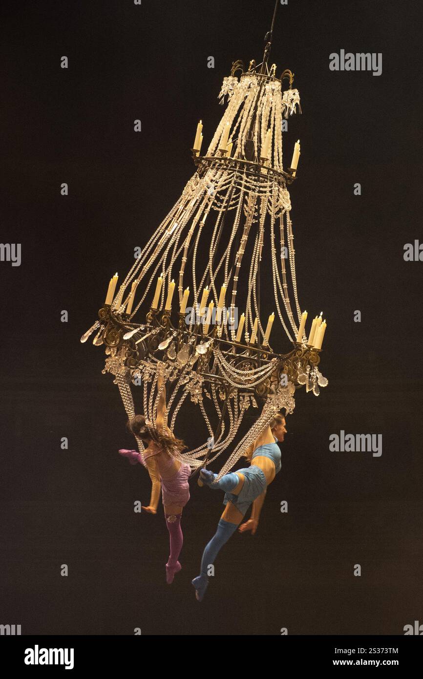 London, UK. 08 Jan, 2025. Pictured: Lustre acrobats Monize Gmach and ...