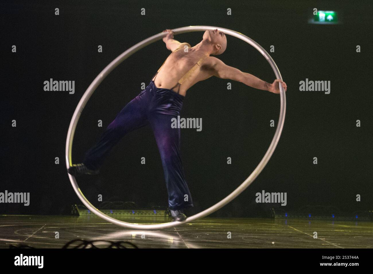 8 roues hi-res stock photography and images - Alamy