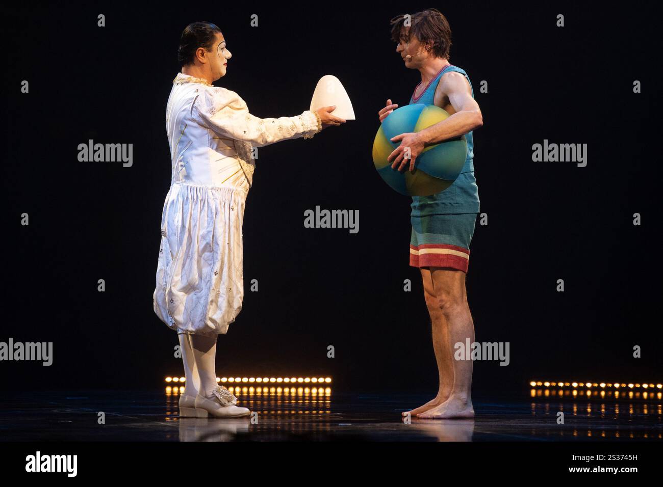 London, UK. 08 Jan, 2025. Pictured: The White Clown (Marcelo Perna) and ...
