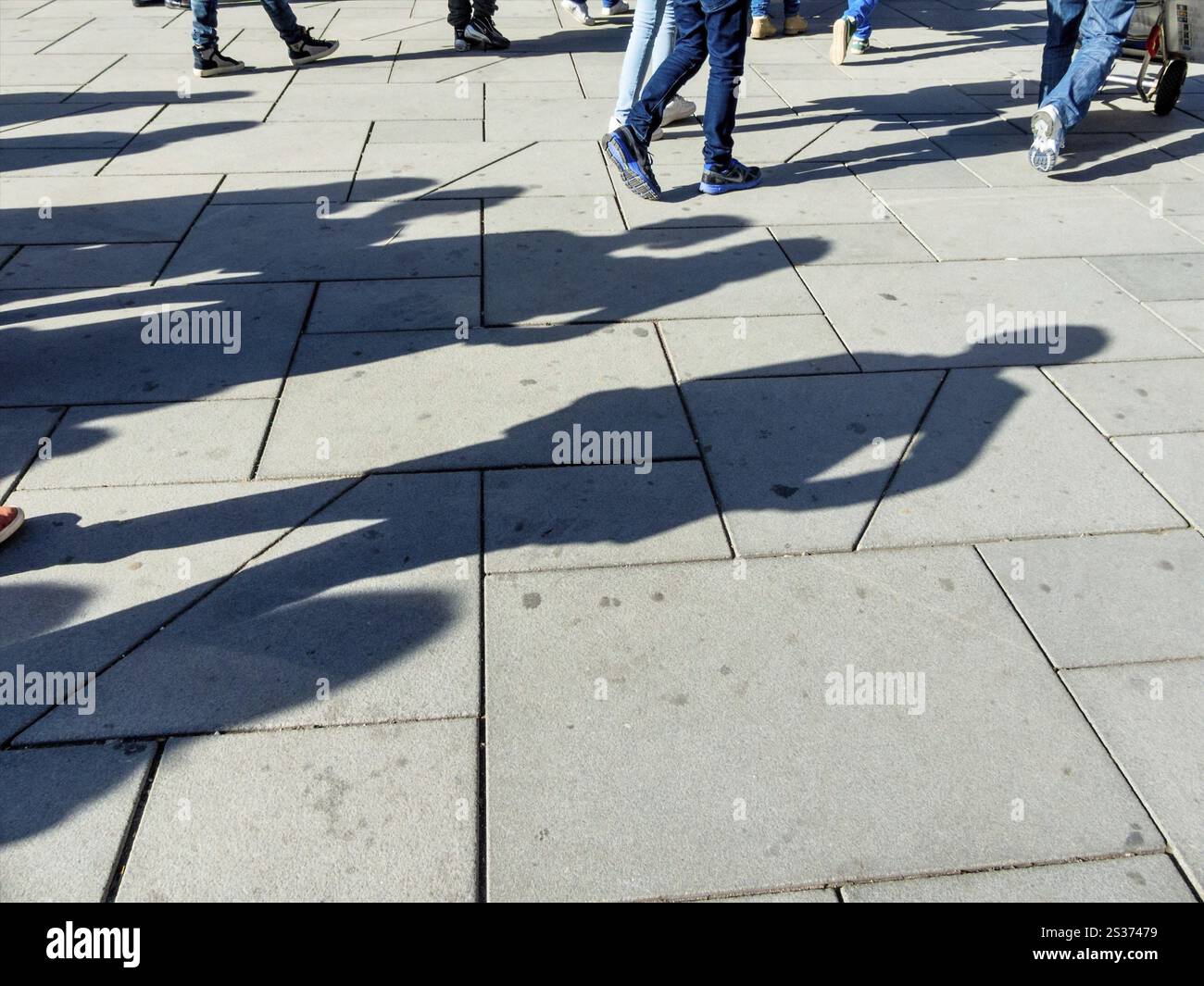 Shadows of people, symbolic photo for anonymity, city life, mass ...