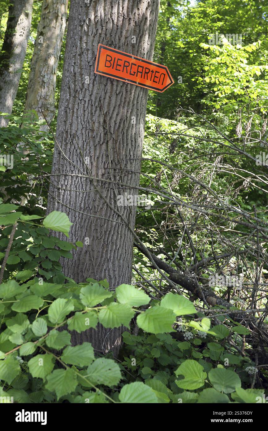Beer garden sign biergarten hi-res stock photography and images - Alamy