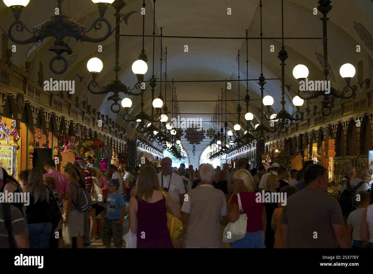 Interior shot shopping center hi-res stock photography and images - Alamy