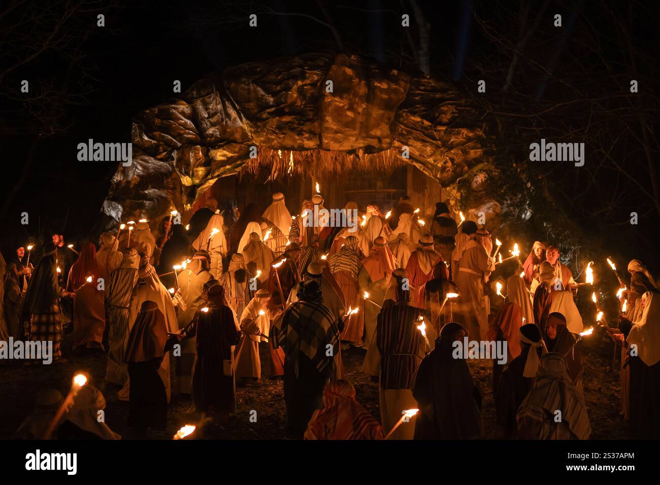 Morcone, Italy. 04th Jan, 2025. The inhabitants of Bethlehem visit the ...