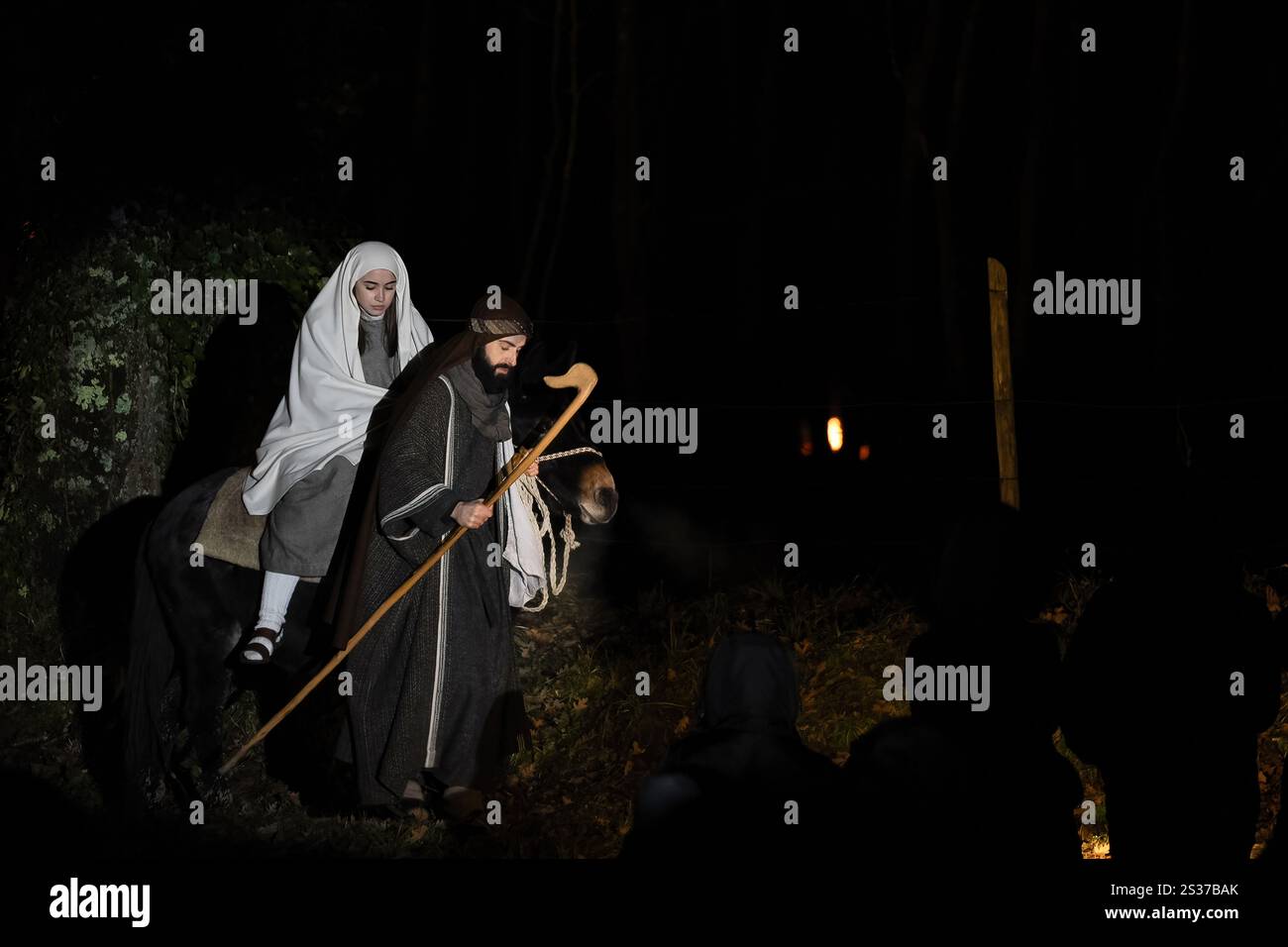Mary and joseph travel to bethlehem hi-res stock photography and images ...