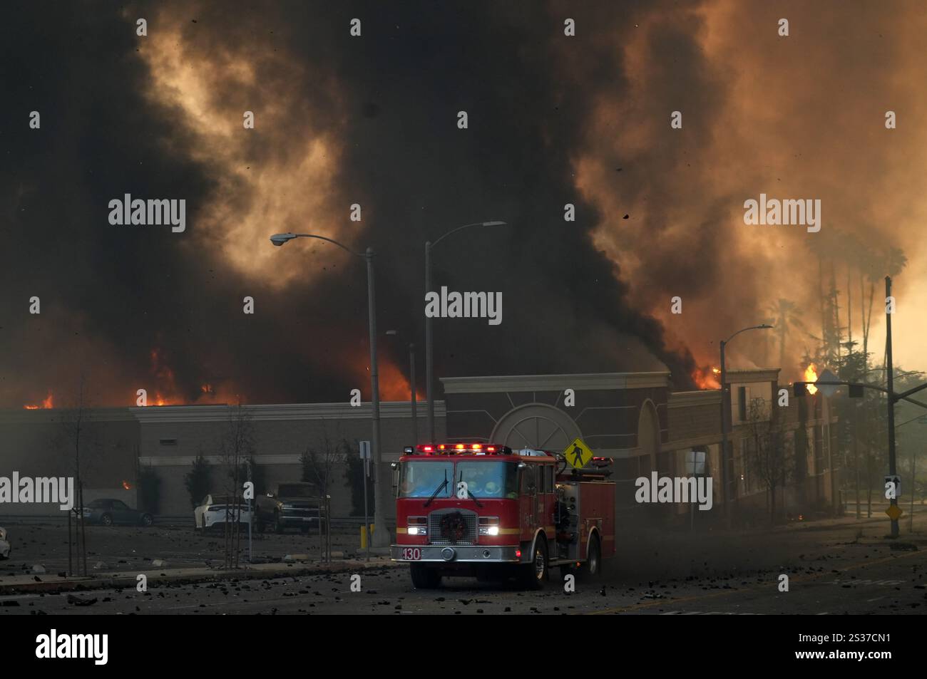 Altadena, United States. 08th Jan, 2025. A Los Angeles County Fire Dept ...