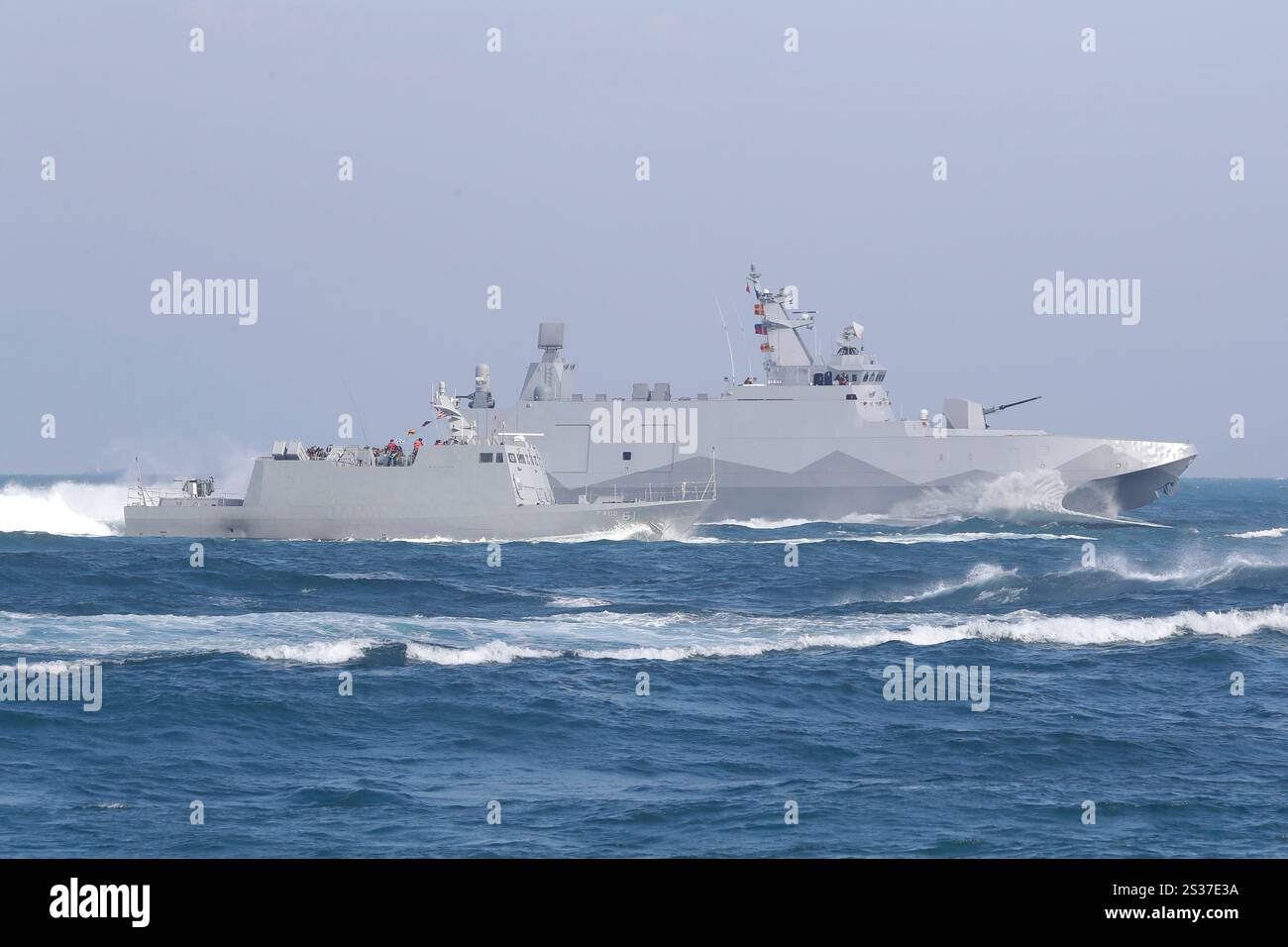 A Taiwan''s domestically made Tuo Chiang patrol ship, right, and a ...