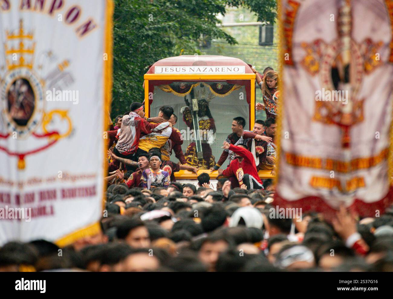 Bacoor, Cavite, Philippines. 9th Jan, 2025. Thousands of Catholic ...