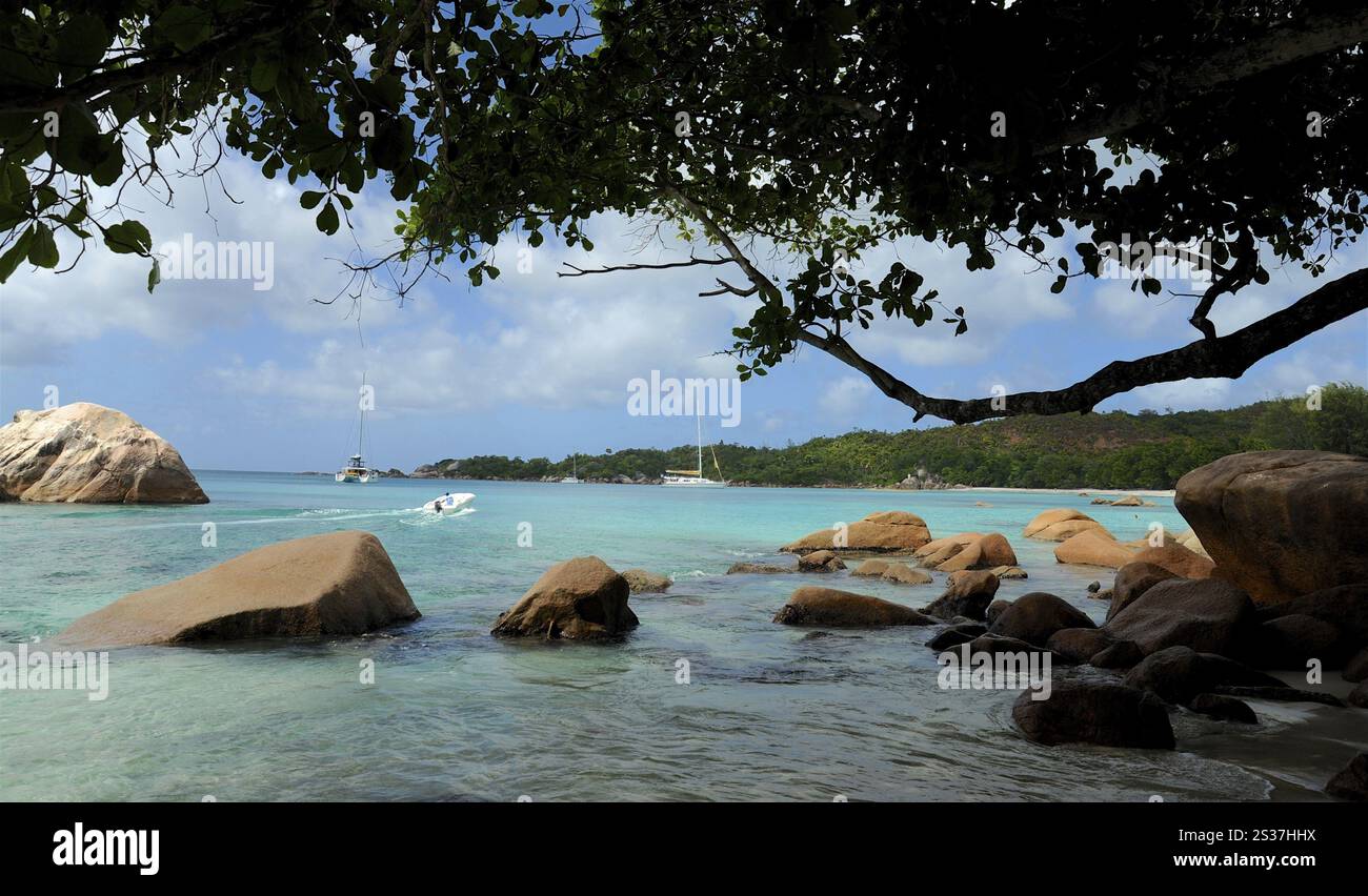 Indian ocean from praslin hi-res stock photography and images - Alamy