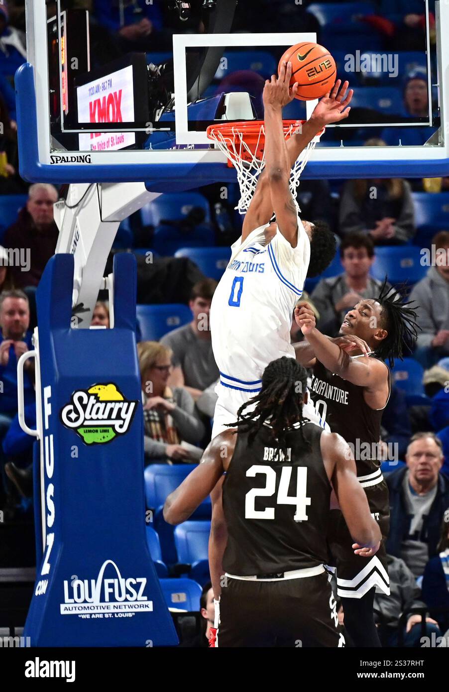 ST. LOUIS, MO - JANUARY 08: Saint Louis guard Kellen Thames (0) scores ...