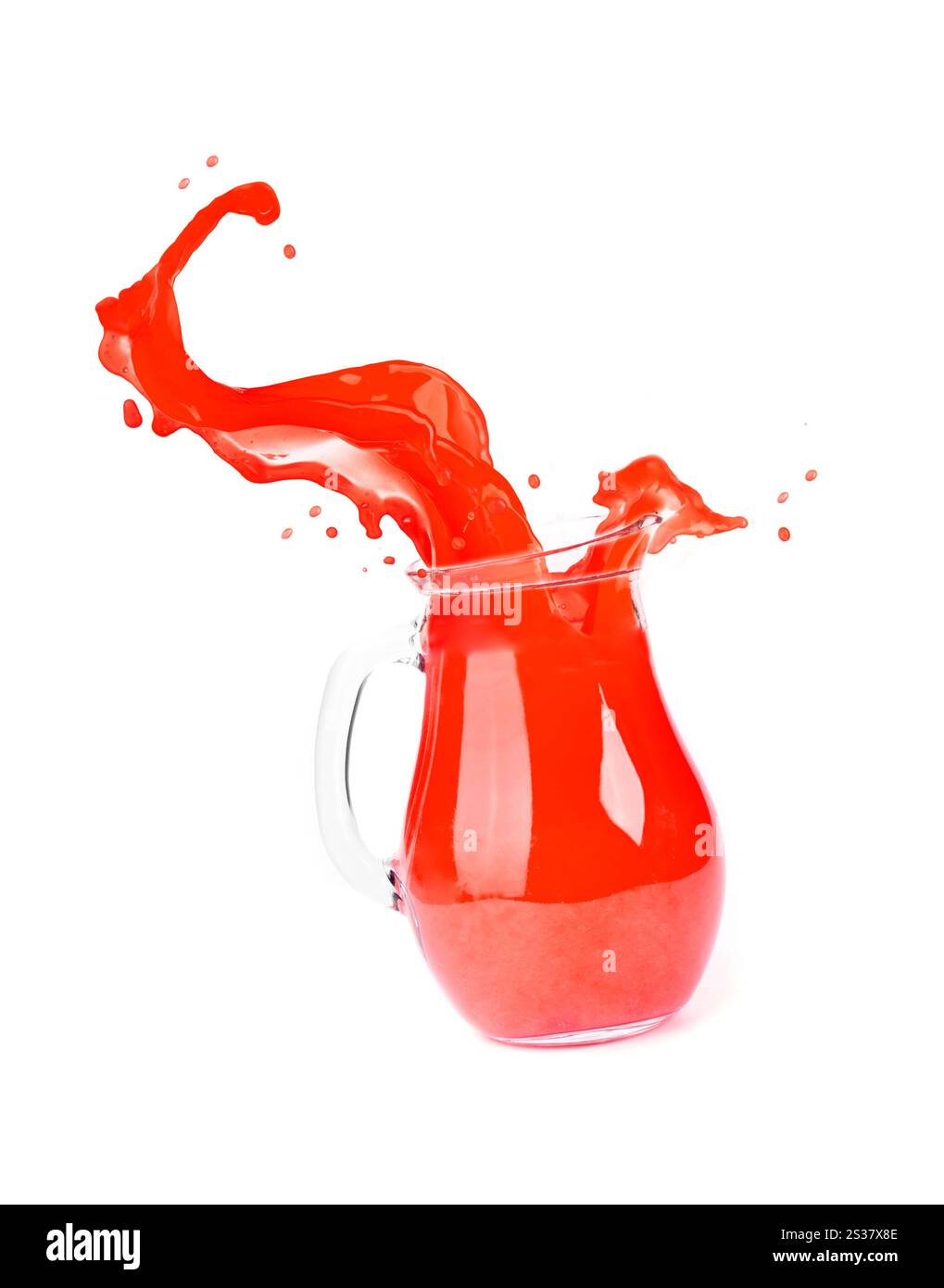 strawberry juice splash isolated on white background. strawberry juice ...