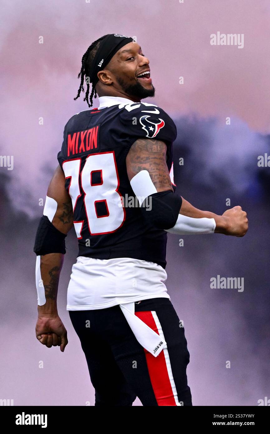 Houston Texans running back Joe Mixon (28) enters the field prior to ...