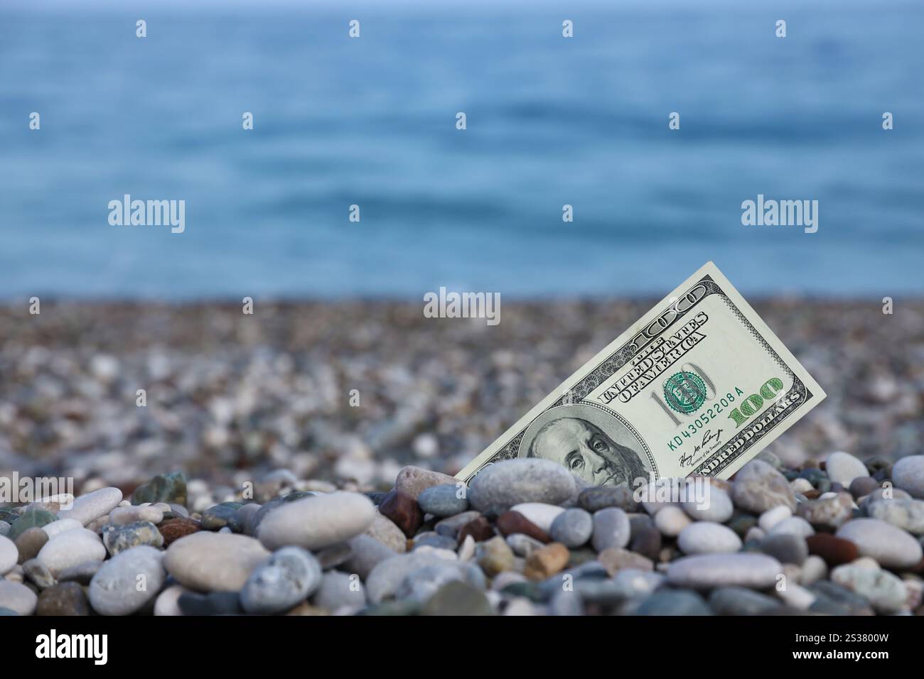 Stones on sea beach covered hi-res stock photography and images - Alamy