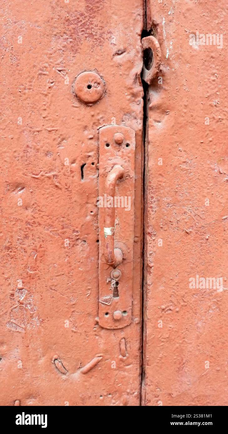 Old wood red gate hi-res stock photography and images - Alamy