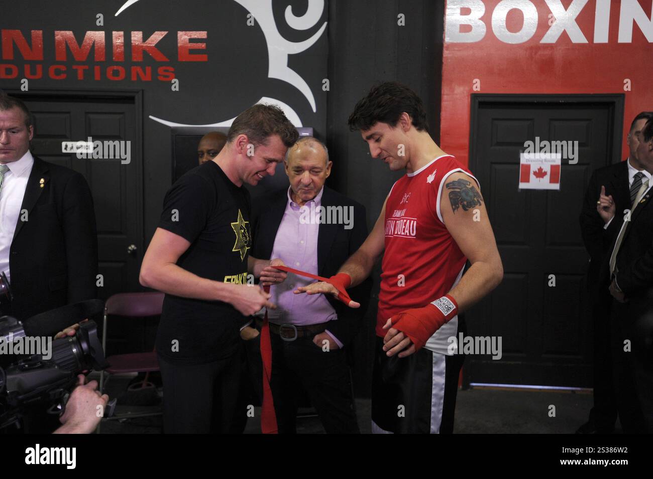 NEW YORK, NY - APRIL 21: Prime Minister of Canada Justin Trudeau boxing ...