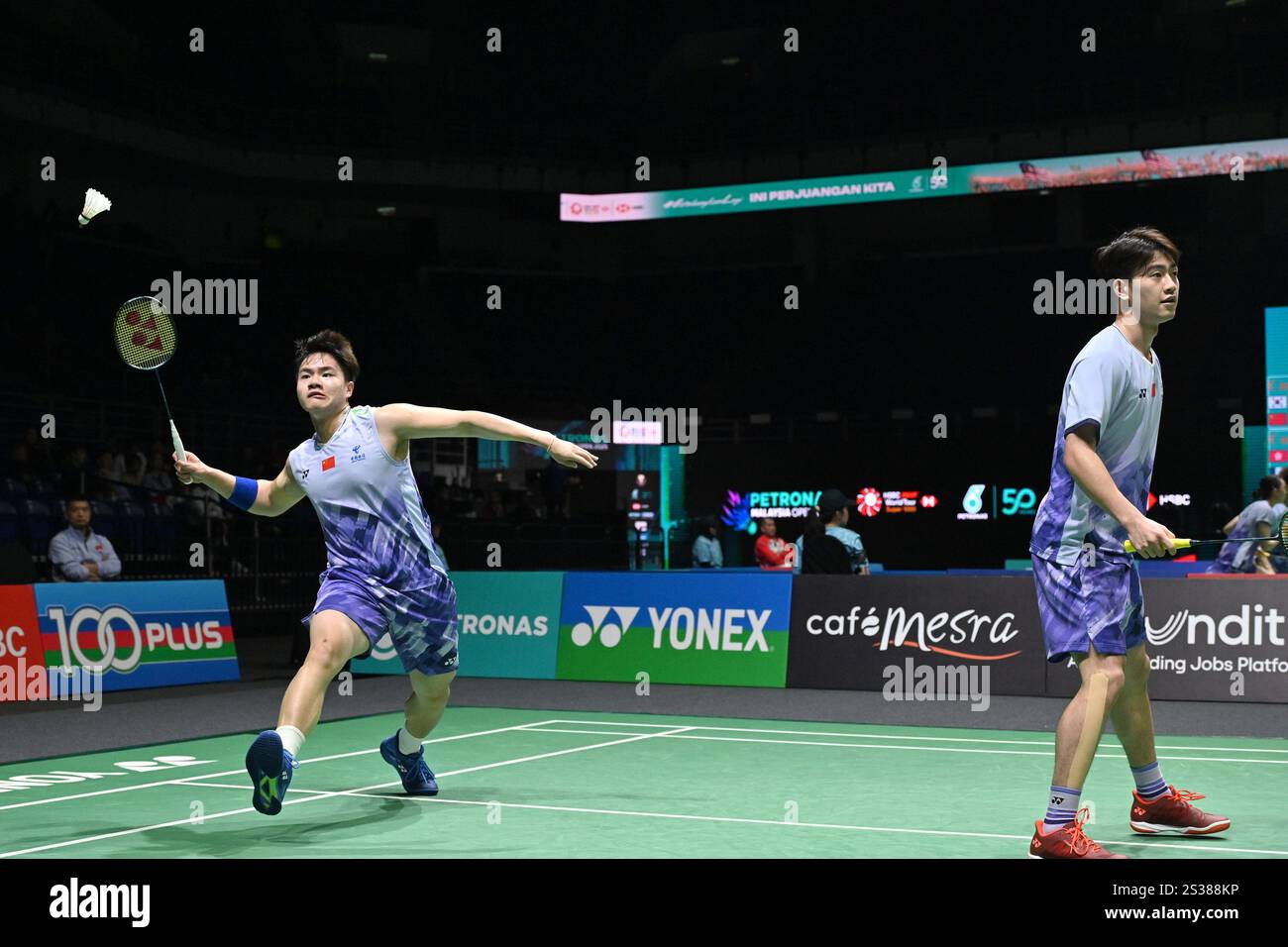 Kuala Lumpur, Malaysia. 9th Jan, 2025. Liang Weikeng (L)/Wang Chang of ...