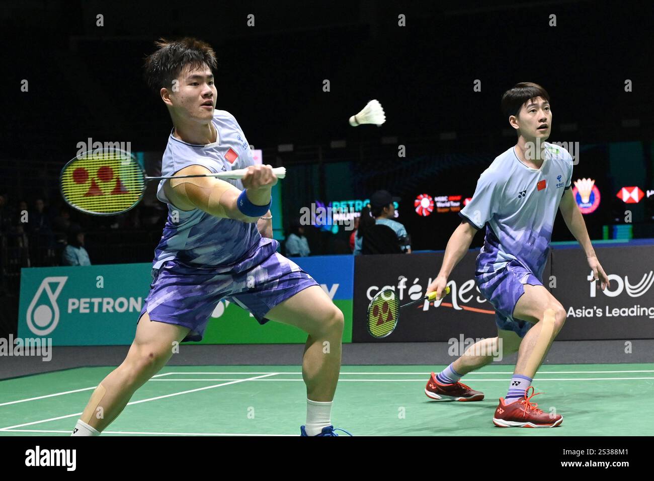 Kuala Lumpur, Malaysia. 9th Jan, 2025. Liang Weikeng (L)/Wang Chang of ...