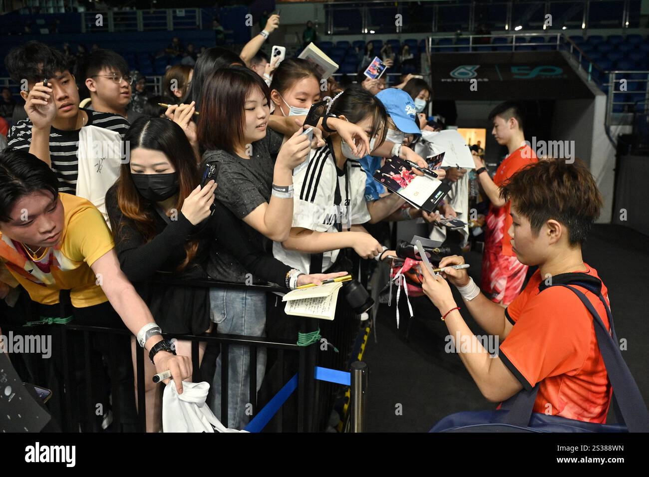 Kuala Lumpur, Malaysia. 9th Jan, 2025. Feng Yanzhe (rear, R)/Huang Dongping (front, R) of China ...