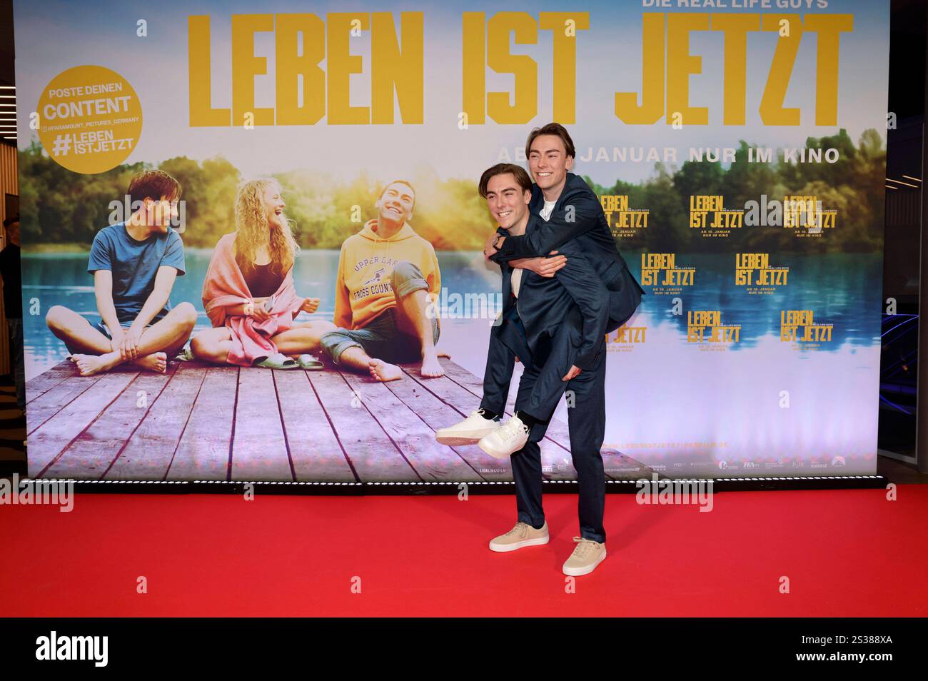 Anton Fuchs und Richard Fuchs bei der Premiere des Kinofilms Leben ist ...