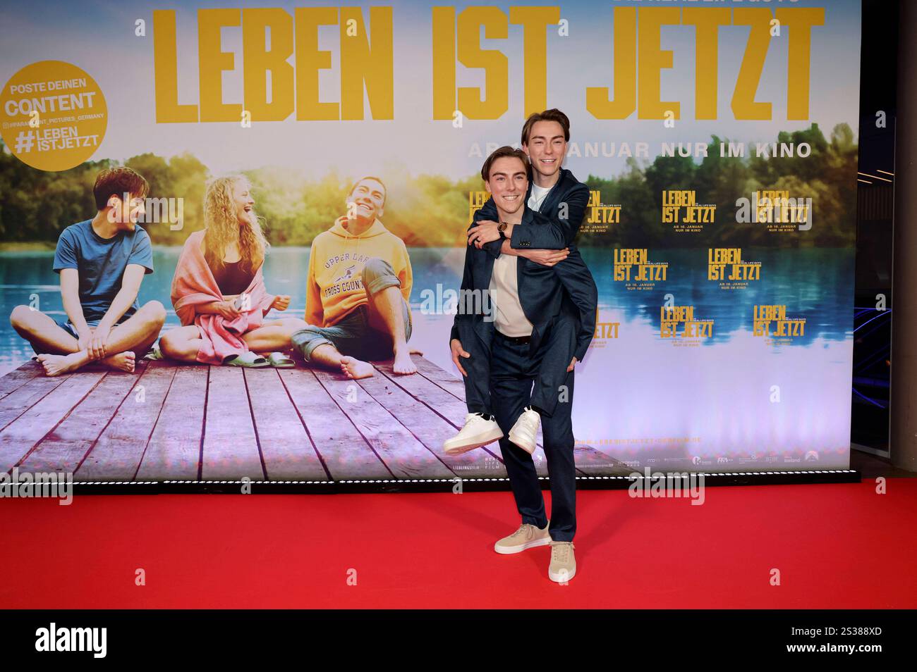 Anton Fuchs und Richard Fuchs bei der Premiere des Kinofilms Leben ist ...