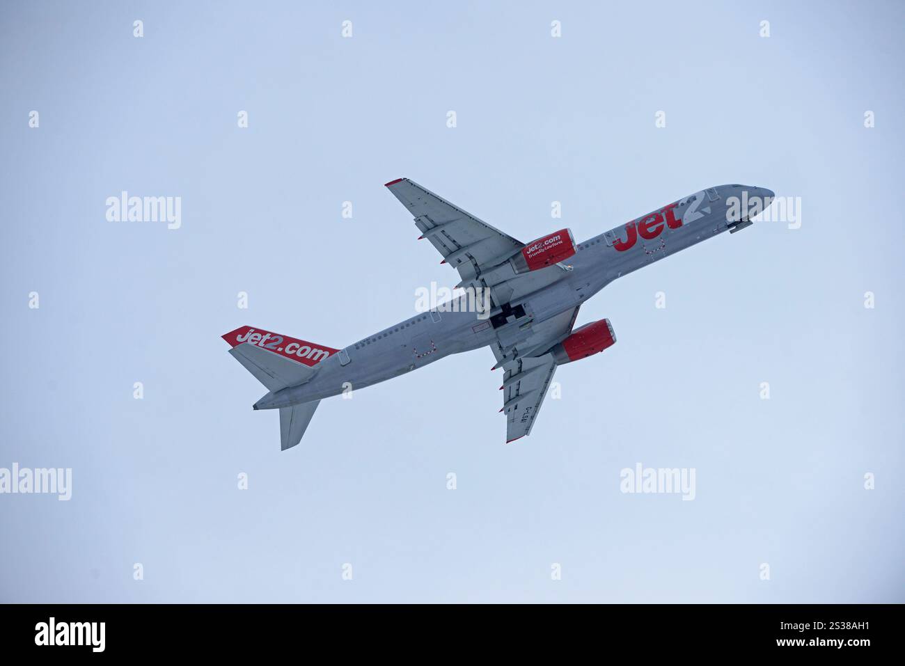 The final takeoff of a Jet 2 Boeing 757 from Manchester to St Athan ...