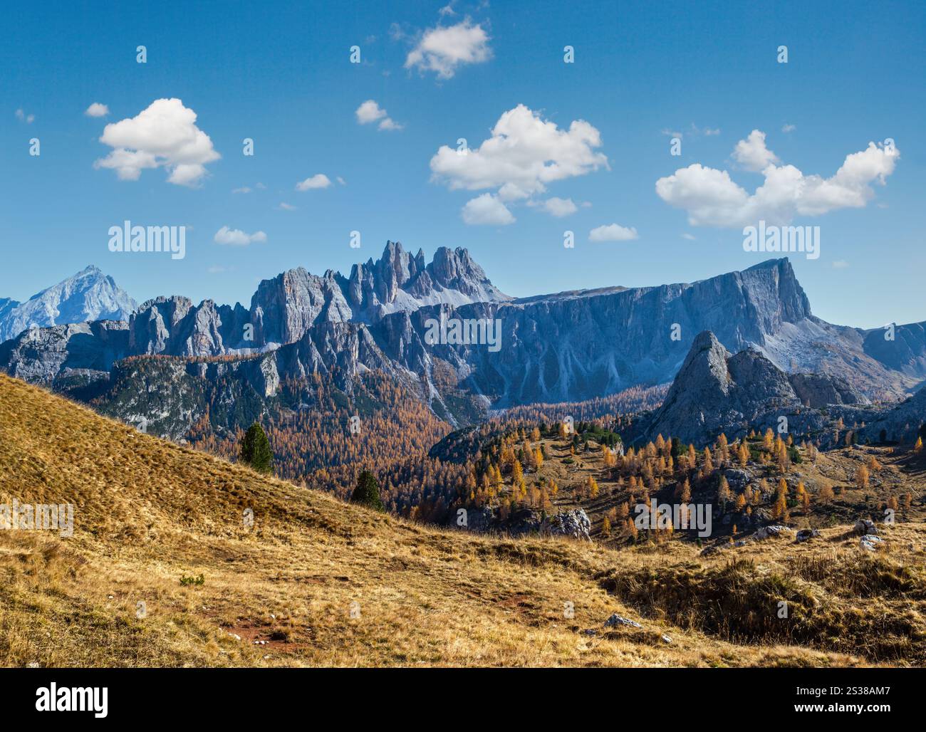 Sunny picturesque autumn alpine Dolomites rocky mountain view from ...
