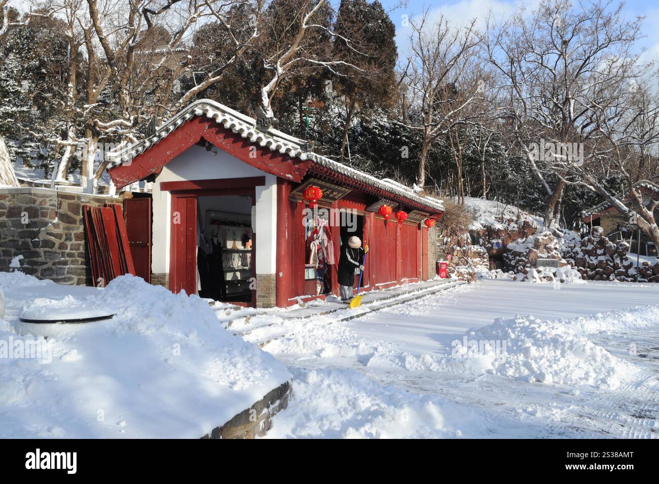 YANTAI, CHINA - JANUARY 9, 2025 - Residents clean up snow in Yantai ...