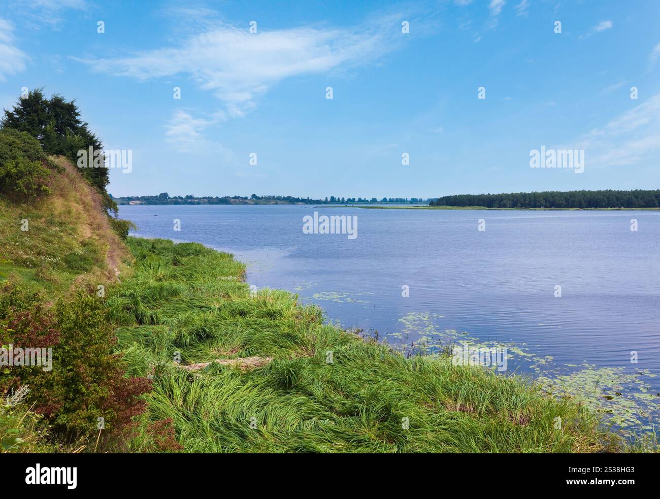 Small lake view hi-res stock photography and images - Alamy