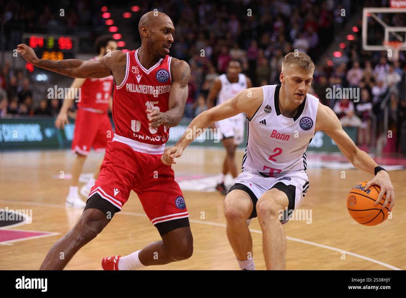 Bonn, Deutschland. 08th Jan, 2025. Jamar Smith (Reggiana), Sam Griesel (Bonn), BCL play-ins ...
