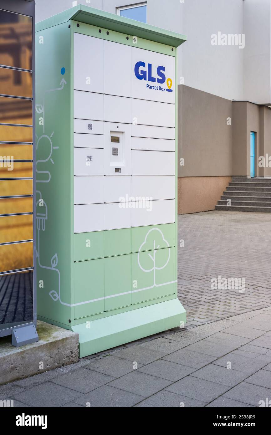 Gls technology logo hi-res stock photography and images - Alamy