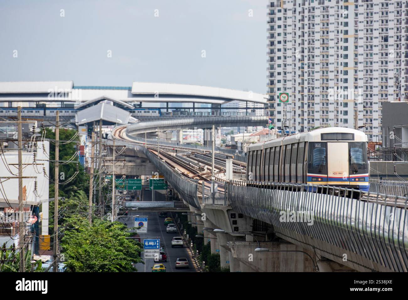 a Train of skytrain or Metro in Thonburi in the city of Bangkok in ...