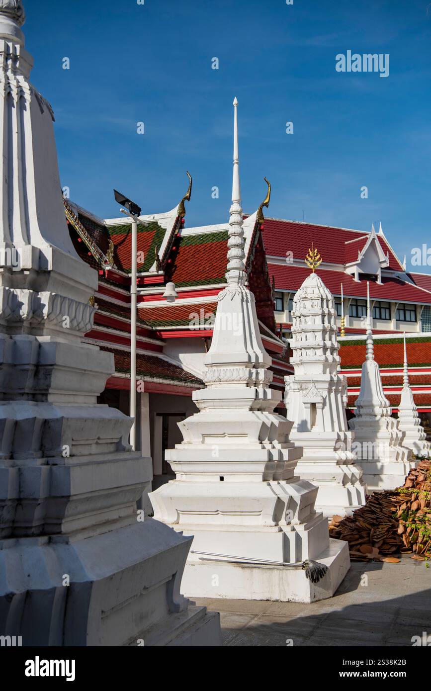 the Wat Pathum Khongkha Ratchaworawihan in China Town in the city of ...
