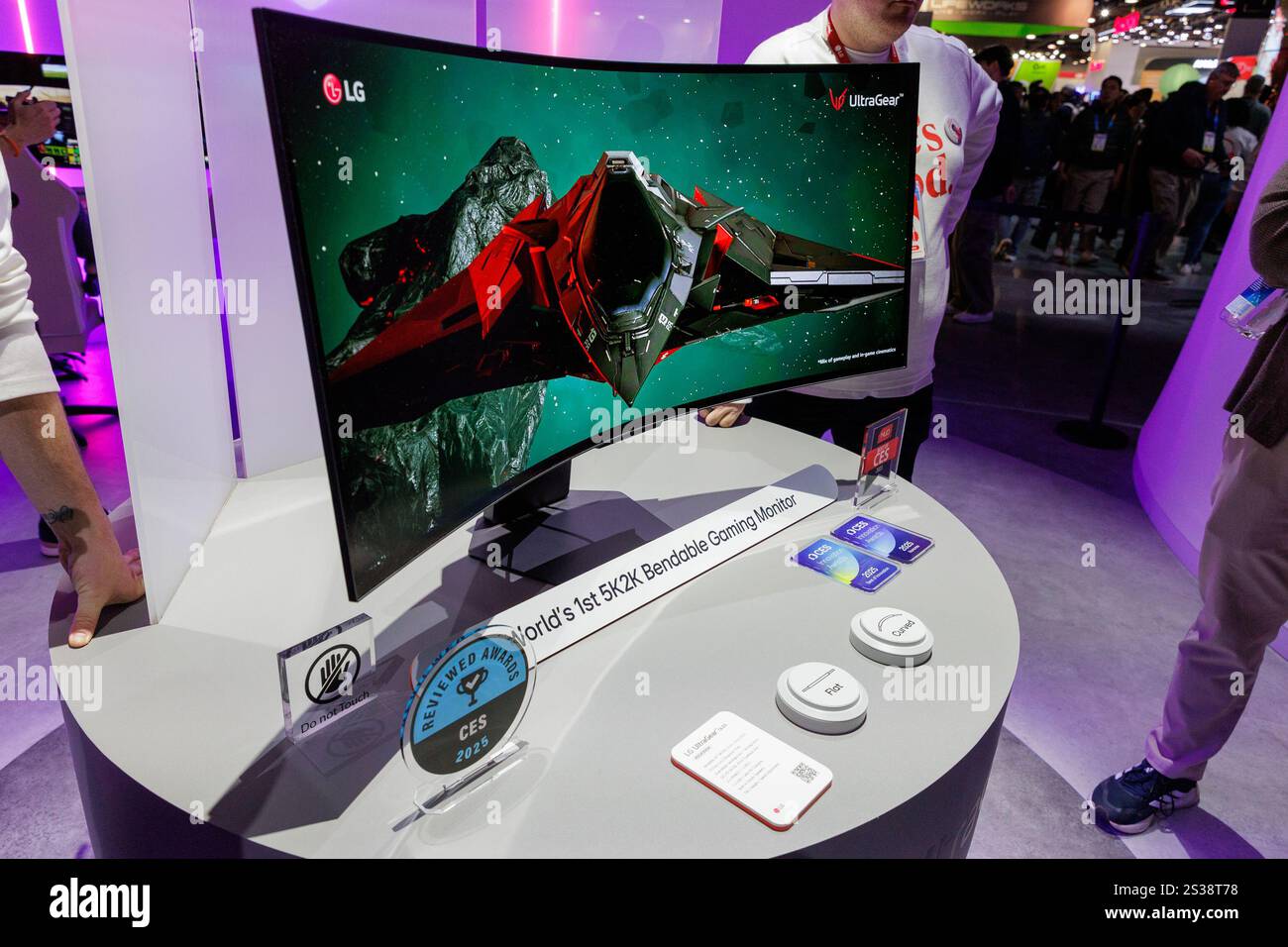 Las Vegas, USA. 08th Jan, 2025. The LG UltraGear Bendable OLED Gaming ...