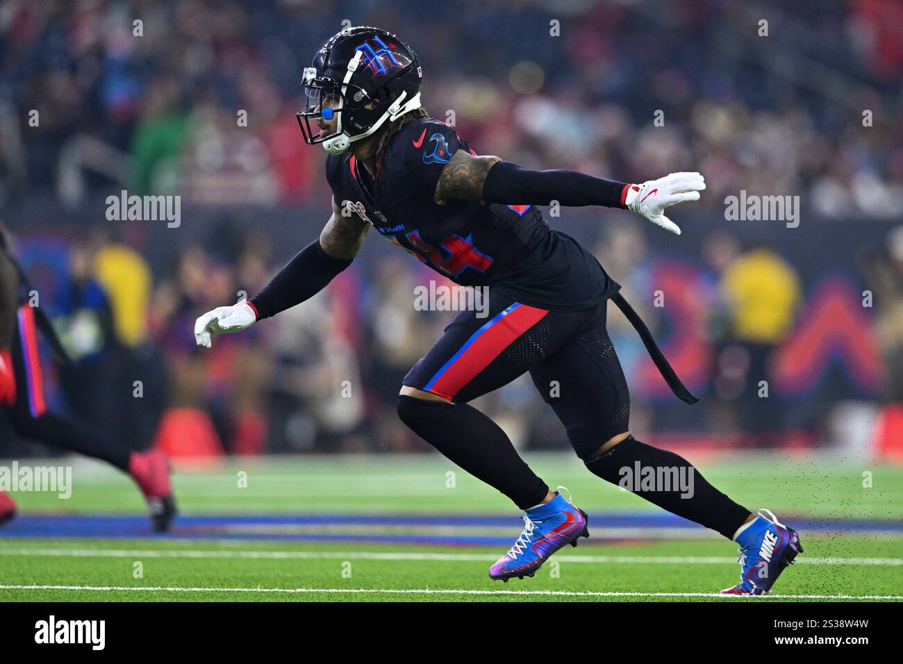 Houston Texans cornerback Derek Stingley Jr. (24) defends in coverage in the second half against ...