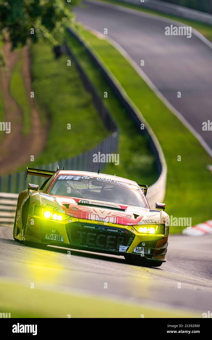 Audi R8 Race Car Stock Photo - Alamy