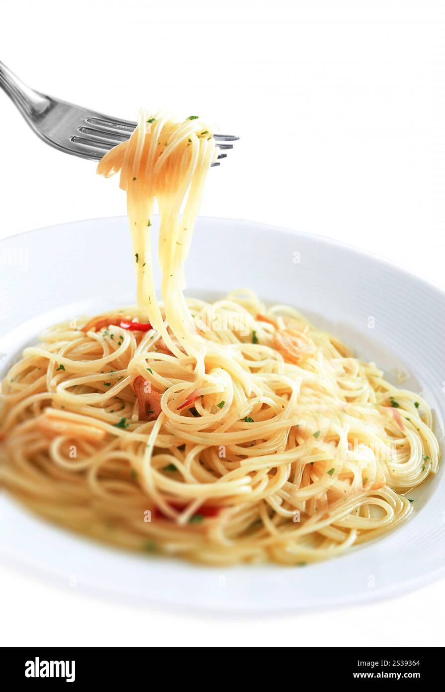 Spaghetti pesto sauce on hi-res stock photography and images - Alamy