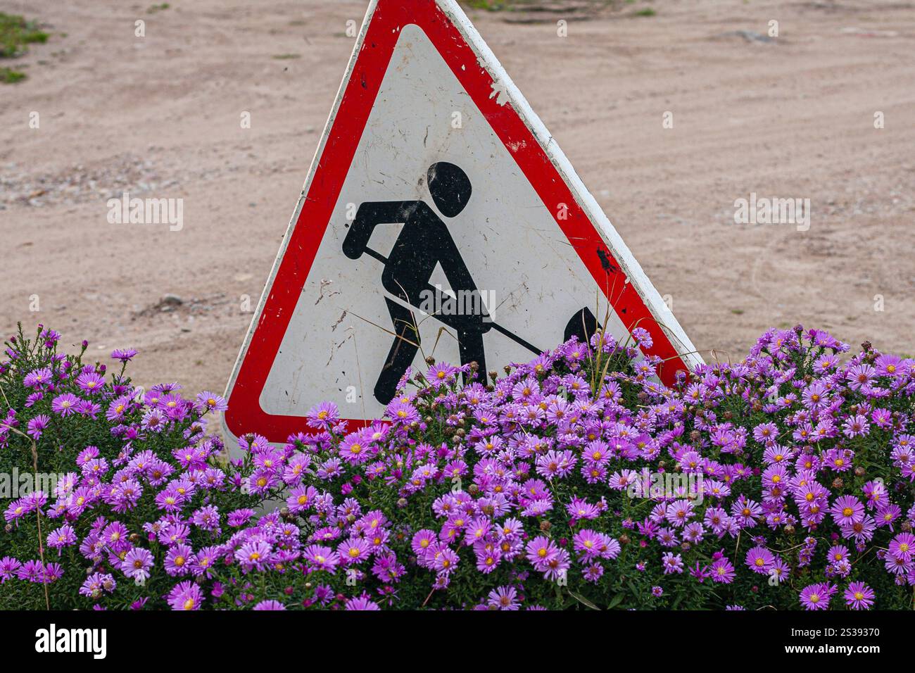 Roadwork safety symbols hi-res stock photography and images - Alamy