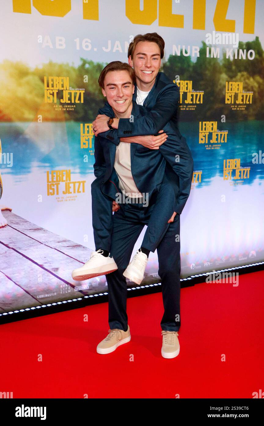 Anton Fuchs und Richard Fuchs bei der Premiere des Kinofilms Leben ist ...
