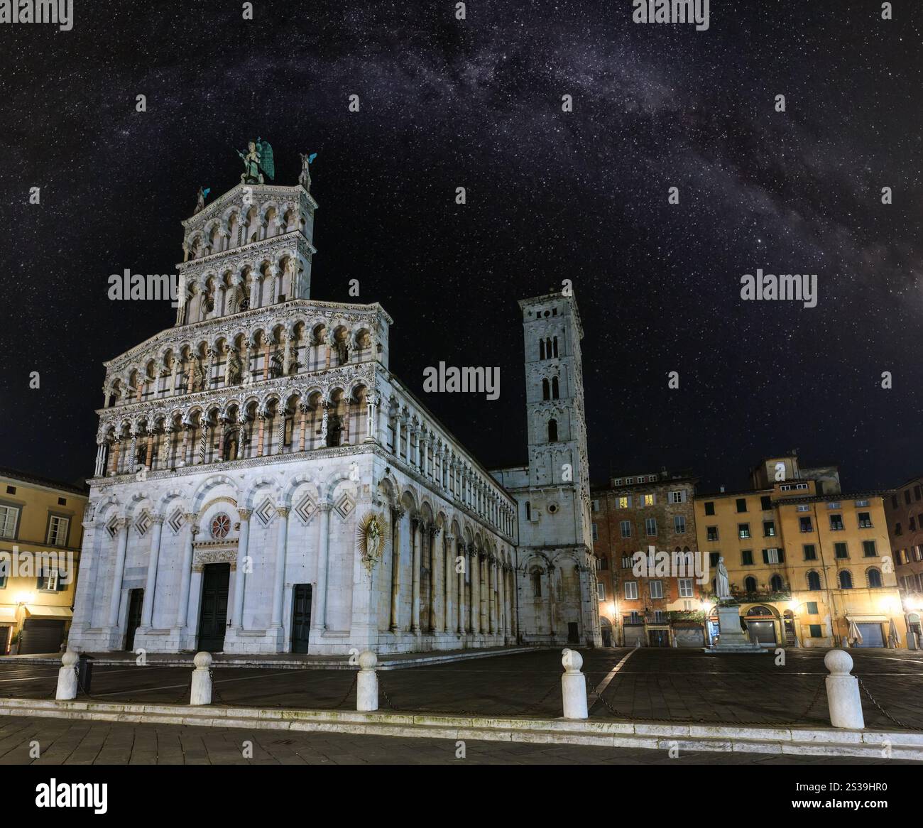 Lucca (Tuscany, central Italy) city night view with Milky Way stars sky ...