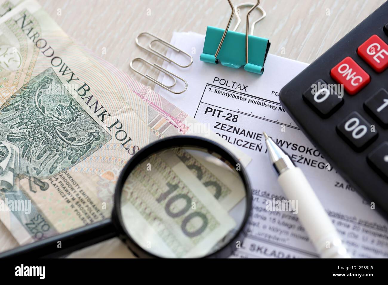 Declaration of amount of income obtained, amount of deductions made and ...