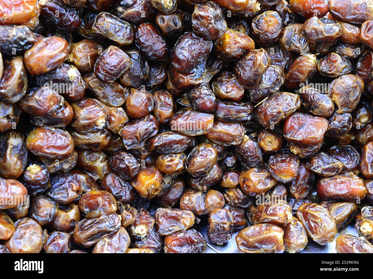Dates for sale at the Abu Dhabi Date market Stock Photo - Alamy