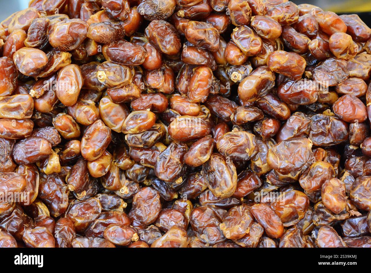Dates for sale at the Abu Dhabi Date market Stock Photo - Alamy
