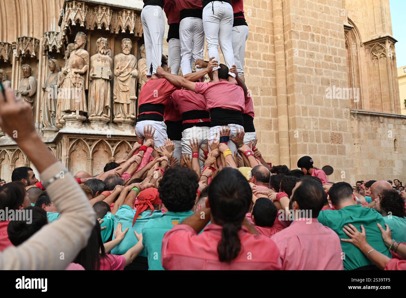 Human Tower at Tarragona Cathedral, Spain - A spectacular example of ...