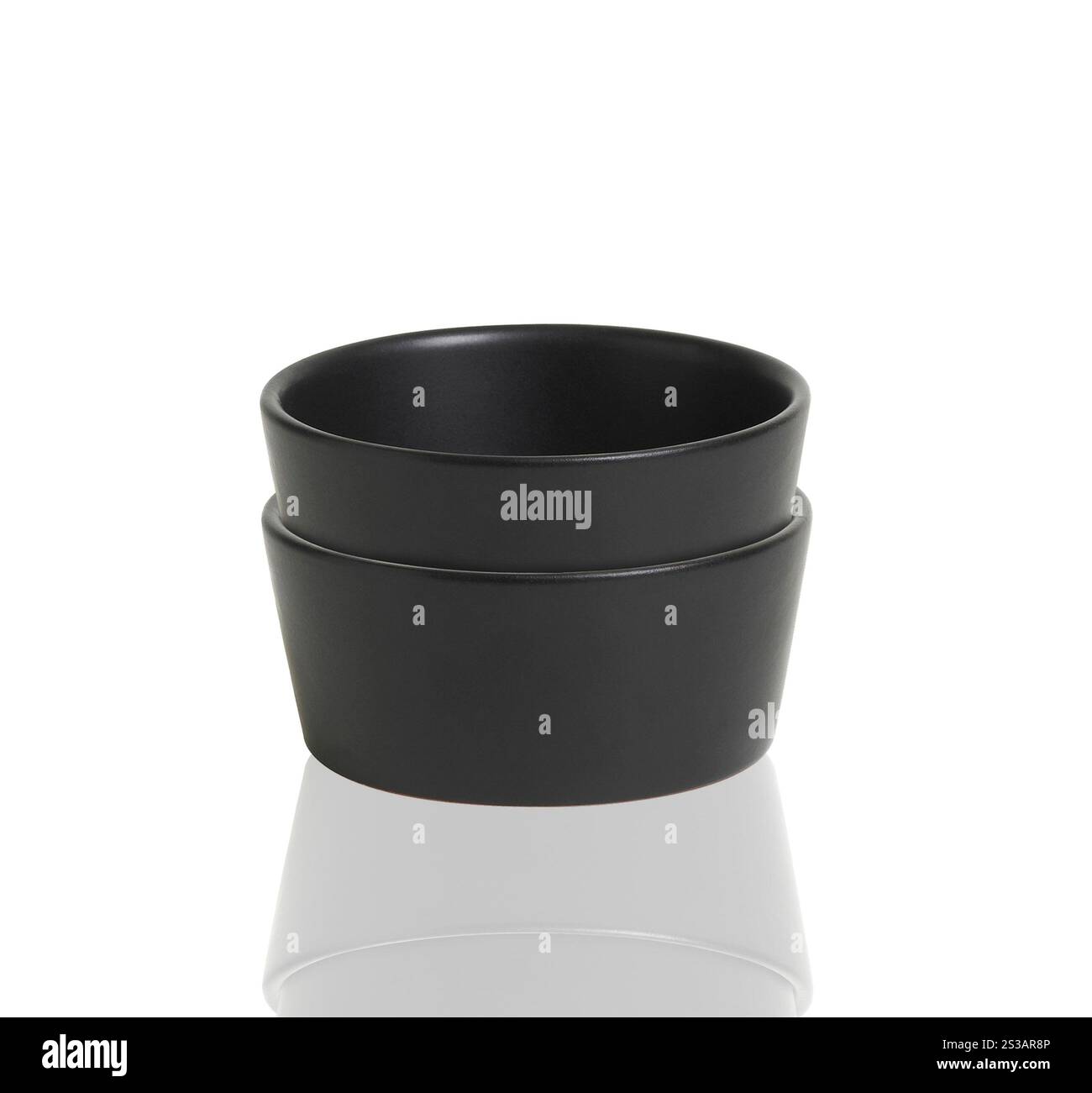 Black jam dishes isolated on white Stock Photo - Alamy