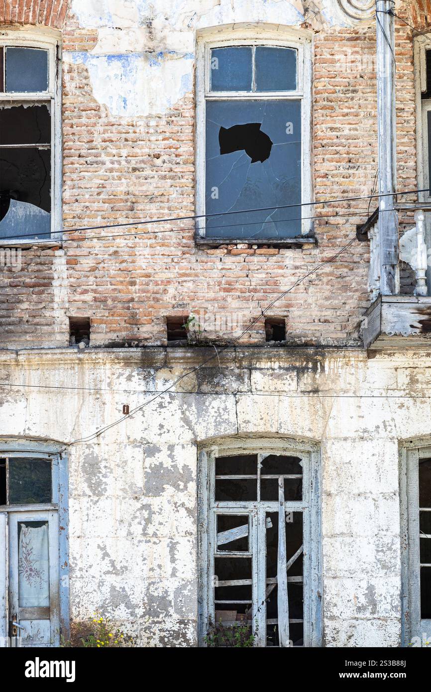Broken street windows on hi-res stock photography and images - Alamy