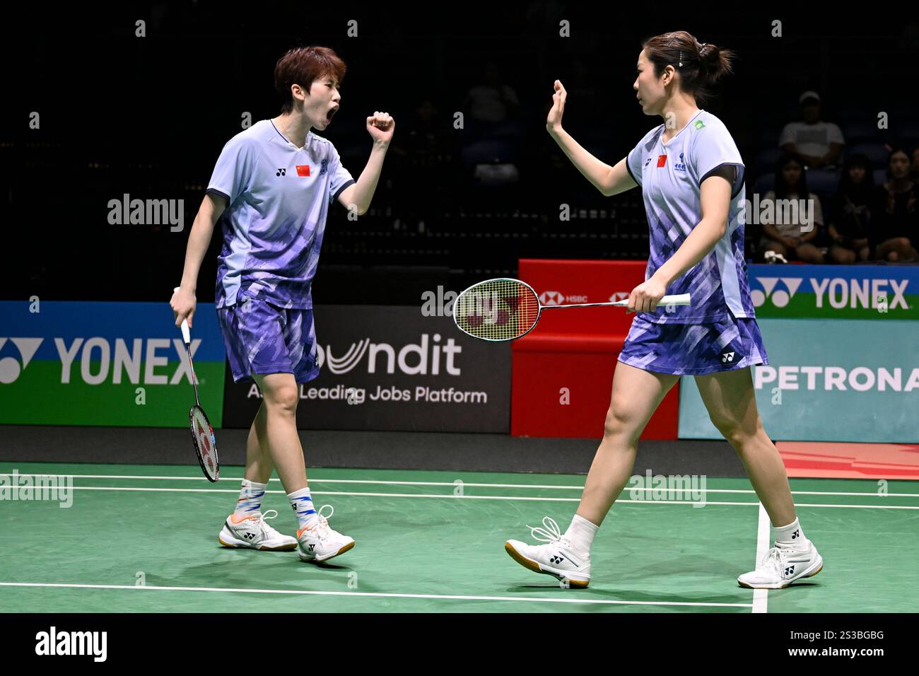 (250109) -- KUALA LUMPUR, Jan. 9, 2025 (Xinhua) -- Jia Yifan/Zhang Shuxian (L) of China ...