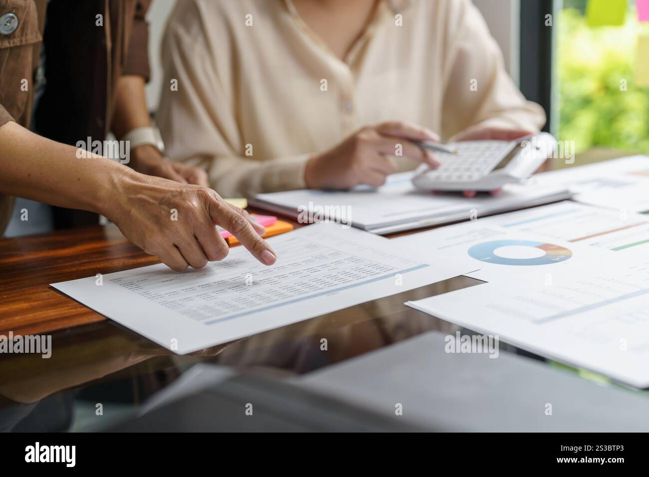 Business People brainstorming Meeting Design Ideas use post it notes to ...