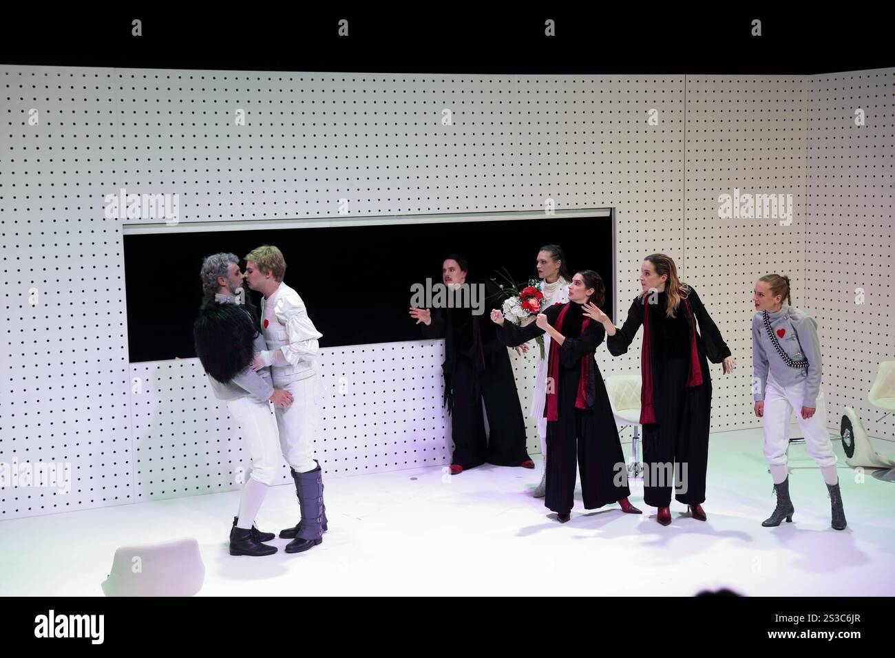 Elias Nuriel Kohl als König Duncan, Mackie Teeth, Fabian Mair Mitterer ...