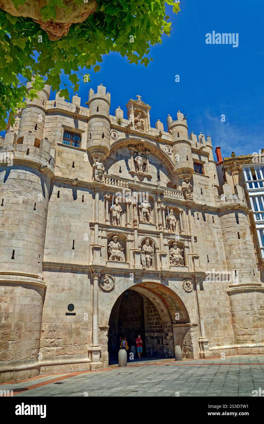 Arco de Santa Maria, St. Mary's Arch, one of the entrances to Santa ...